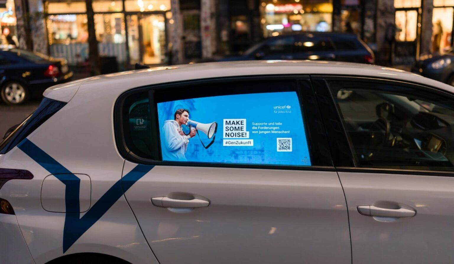 New: Mobile screens on sharenow vehicles - Locatrics